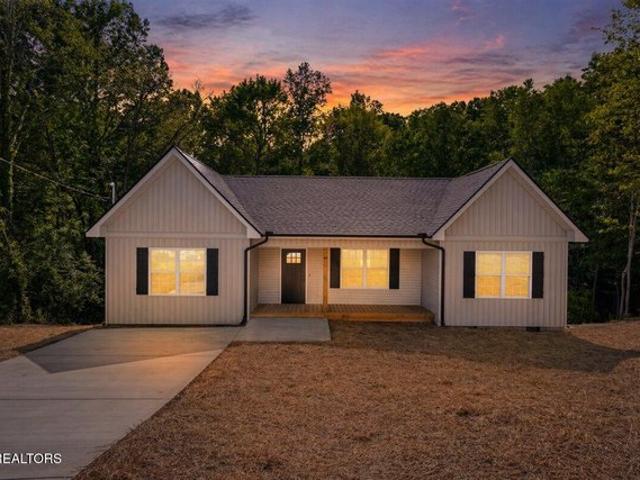 208 Vintage Ln, Clinton, TN 37716