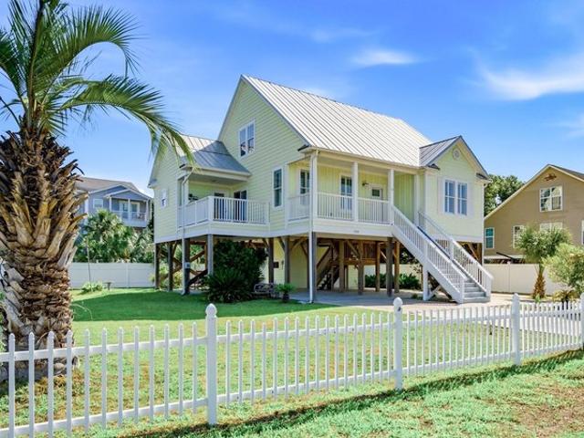 208 Vista Dr, Garden City Beach, SC 29576