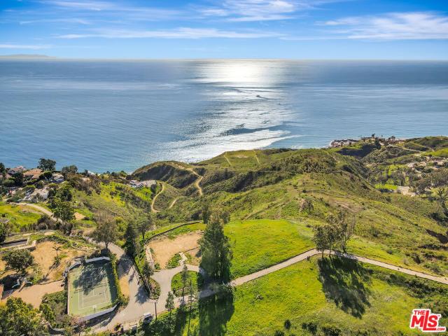 20940 Big Rock Dr, Malibu, CA 90265 | MLS #26636 | Compass
