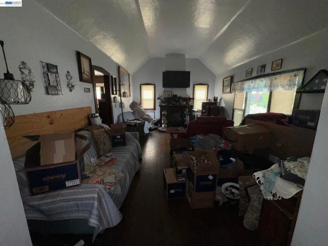 20940 Montgomery Ave