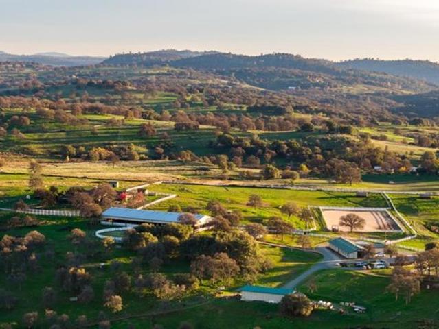 20945 Bear Hollow Rd, Grass Valley, CA 95949
