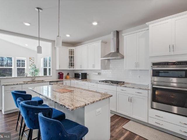 2094 Whithorn Hill