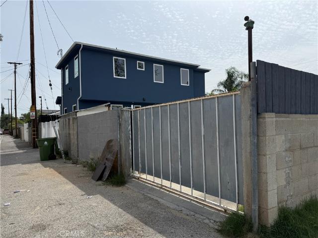20953 Saticoy St, Canoga Park, CA 91304 | MLS #SR26071