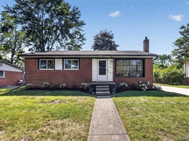 20951 Meadowlark St, Farmington, MI 48336