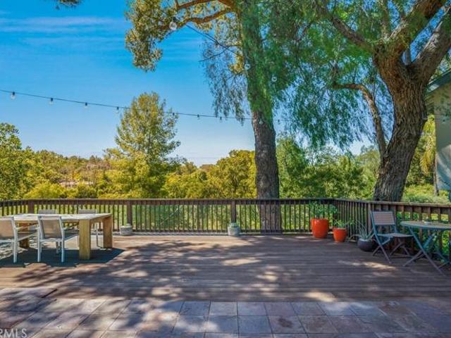 20954 Marmora St, Woodland Hills, CA 91364