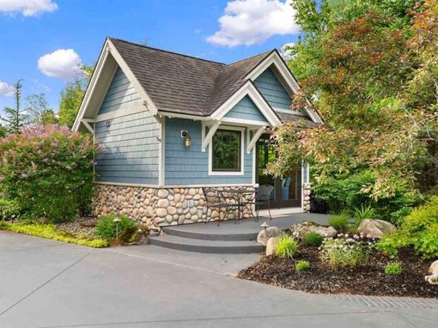 2095 Windover Dr Unit 332, Petoskey, MI 49770
