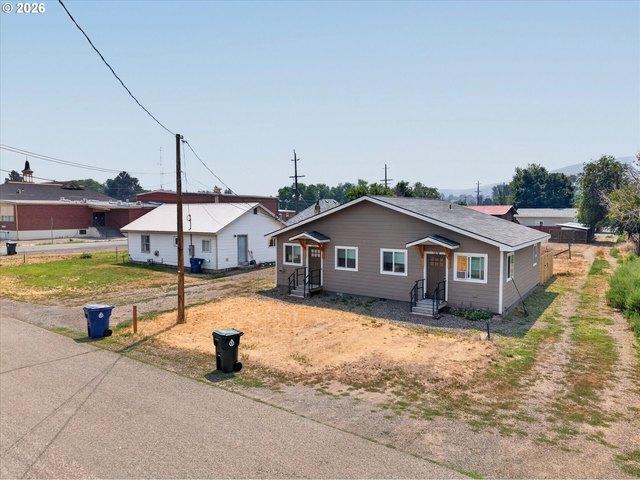2095 17th St, Baker City, OR 97814