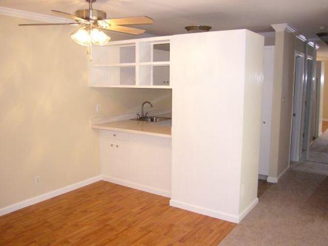 $2095 / 2br *Downtown 2 Bedroom Pool/Elevator /Secured Parking