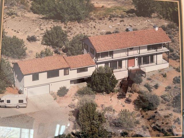 2096 Oak Grove Rd, Leeds, UT 84746