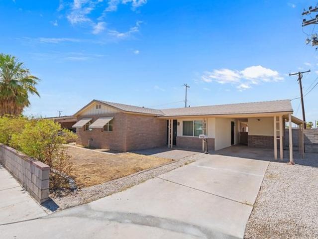 2096 E 26th St, Yuma, AZ 85365