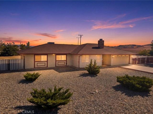 20971 Thunderbird Rd, Apple Valley, CA 92307