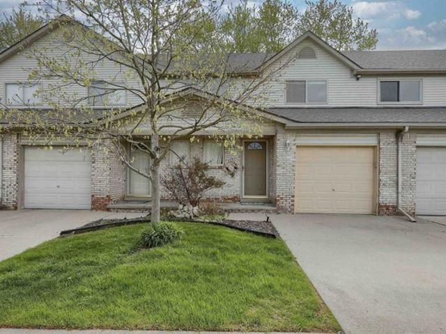 20971 Flora St, Roseville, MI 48066