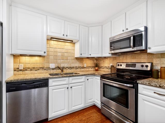 20971 Shoreline Ct, Unit 311, Noblesville, IN 46062 | MLS #22084