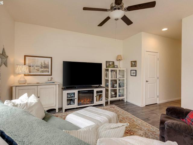 2097 nw woodland dr