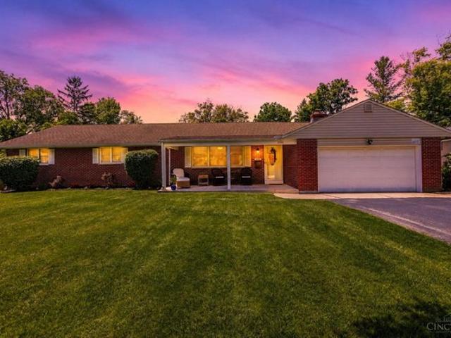 2097 Bonniedale Dr, Bellbrook, OH 45305