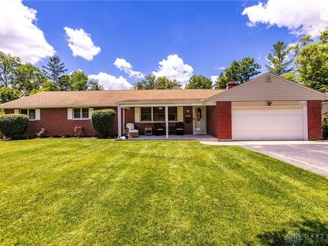 2097 Bonniedale Dr, Bellbrook, OH 45305