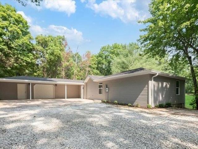 2097 Tripleton Pike Rd, Bedford, IN 47421