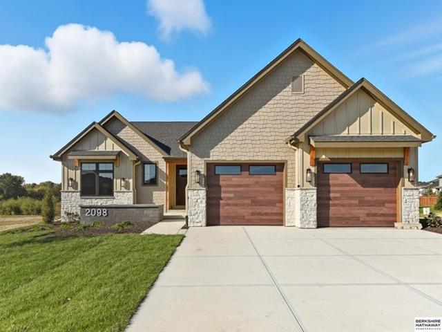 2098 N 182nd Avenue Cir, Elkhorn, NE 68022
