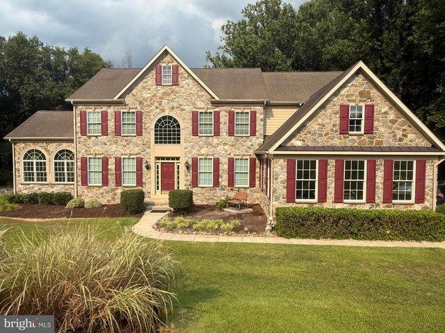 2098 Lavinda Dr, Westminster, MD 21157
