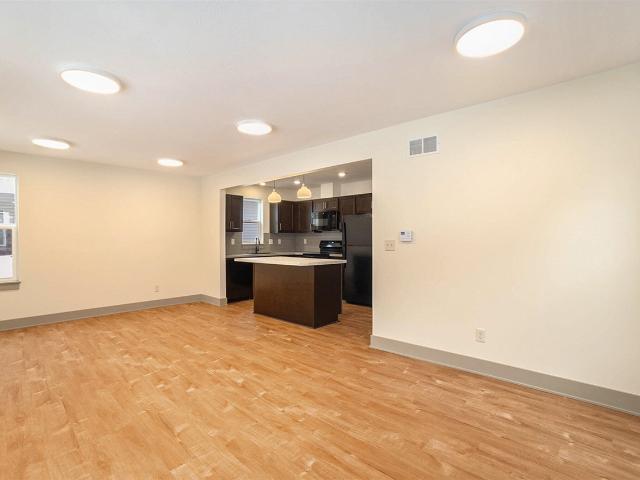 2098 Linden Avenue