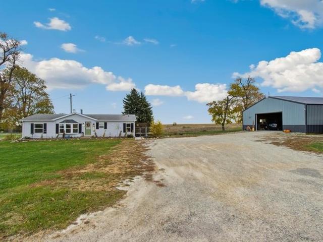 2098 Stone Rd, Ashton, IL 61006