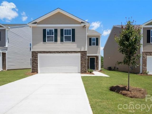 2098 10th St SE, Hickory, NC 28601