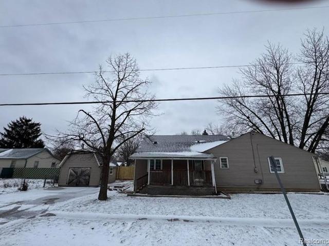 2099 Brady Ave, Burton, MI 48529