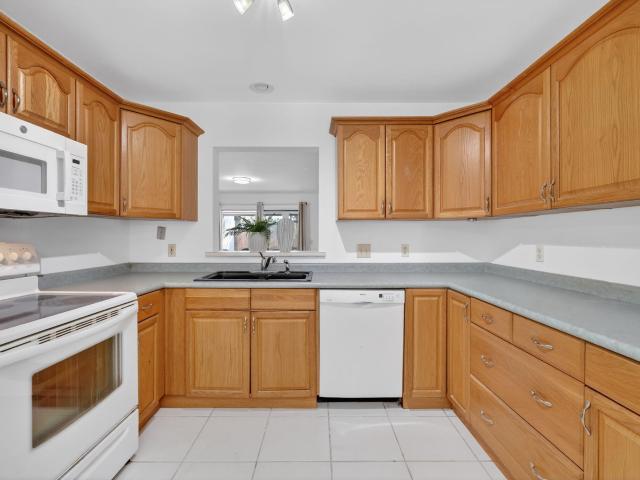2090 Colonial Rd, Unit 5, Fort Pierce, FL 34950 | MLS #R11162 | Compass