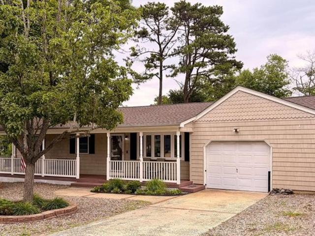 2090 Crestwood Dr, Forked River, NJ 08731