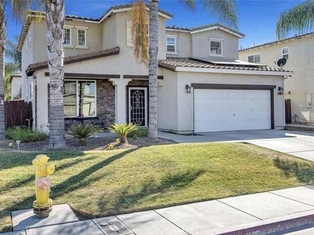 2090 Dunbar Way, Dinuba, CA 93618