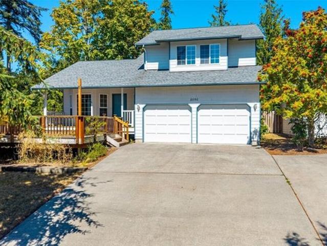 2090 SW Putnam Dr, Oak Harbor, WA 98277