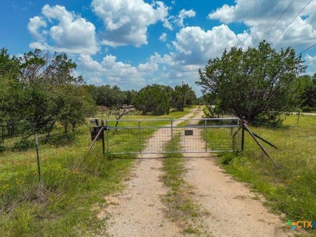 2090 Wegner Rd, New Braunfels, TX 78132