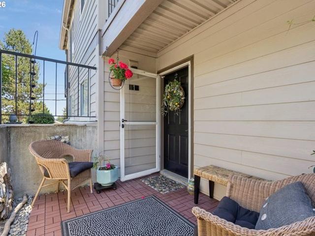 20910 Fawn Ct Apt 1, West Linn, OR 97068