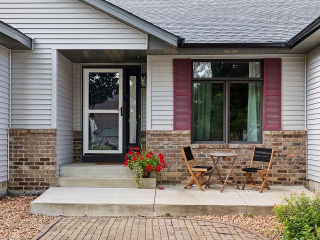 20911 Jameswood Ct, Lakeville, MN 55044 | MLS #7049 | Compass
