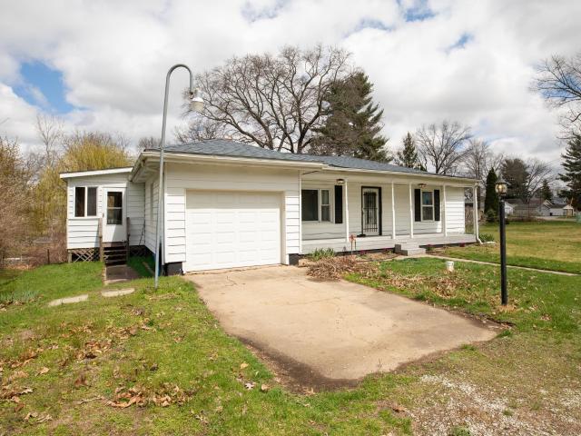 20918 S Lake Dr, Walkerton, IN 46574 | MLS #202611 | Compass