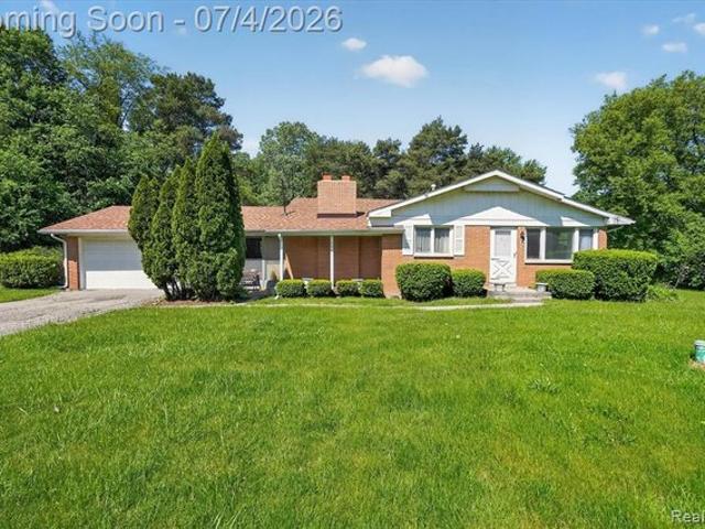 2091 N Irish Rd, Davison, MI 48423