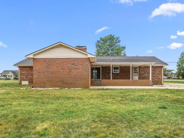 2091 Northcrest Dr, Elon, NC 27244