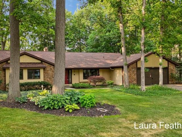 2091 Northridge Dr NE, Grand Rapids, MI 49525