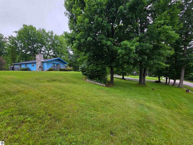 2091 Lakeside Drive