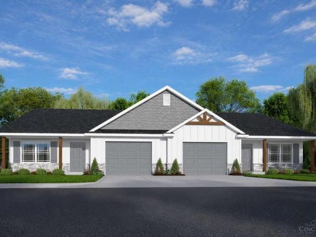 2091 Pine Forest Dr, Miamisburg, OH 45342