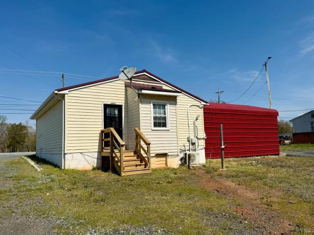 2091 S Amherst Hwy