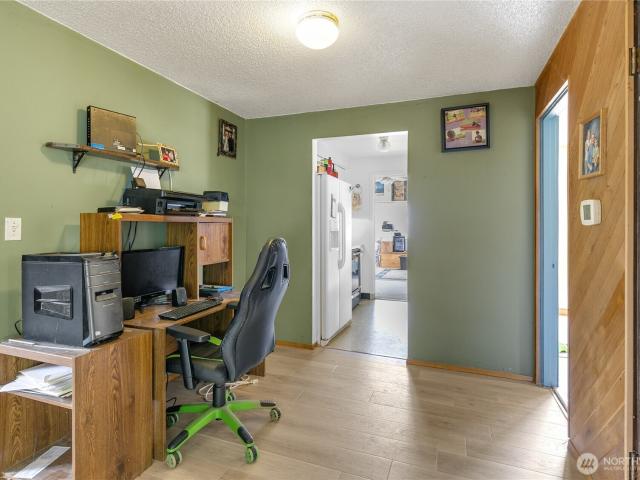 2091 th Avenue W
