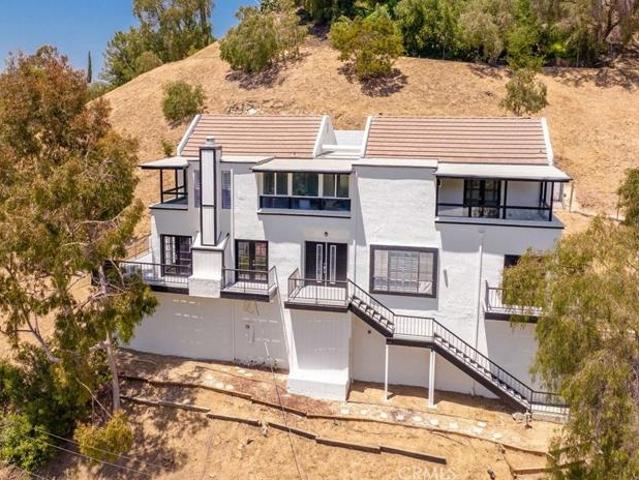 20923 Abalar St, Woodland Hills, CA 91364