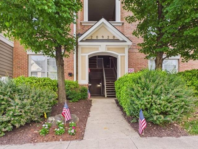 20920 Cedarpost Sq Unit 300, Ashburn, VA 20147