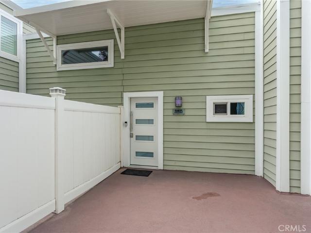 20925 Almazan Rd, Woodland Hills, CA 91364 | MLS #SR26076 | Compass