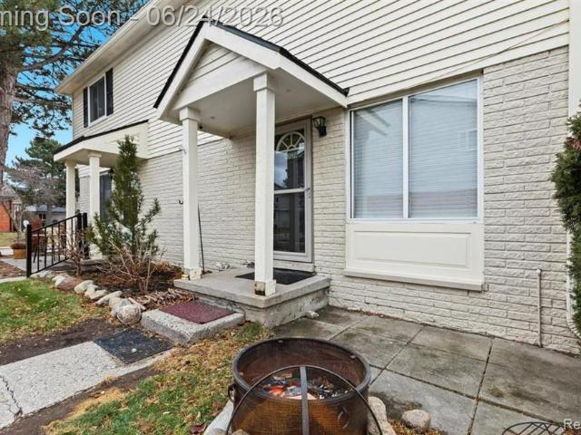 2092 Orchard Crest Street