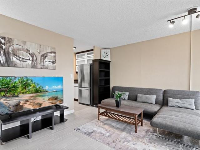 2092 Kuhio Ave Apt 703, Honolulu, HI 96815
