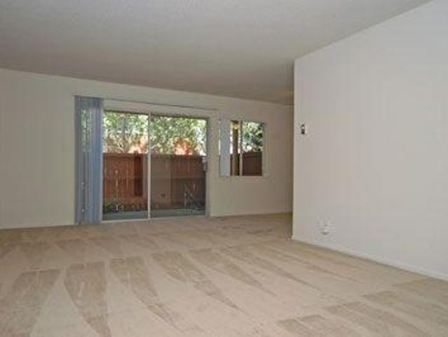 $2092 / 1br 800ft² Light, Spacious 2nd Floor 1 bedroom