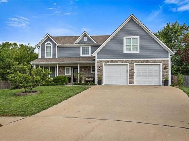 20934 Cottonwood Cir, Spring Hill, KS 66083