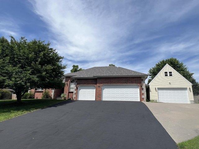 2093 N Preakness Dr, Nixa, MO 65714